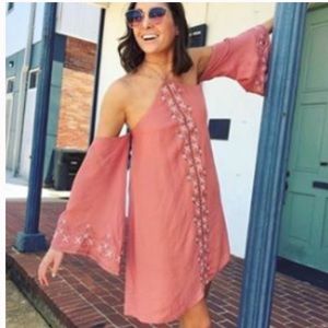 The Jetset Diaries | Dresses | Tjd Desert Rose Shoulderless Mini Dress ...